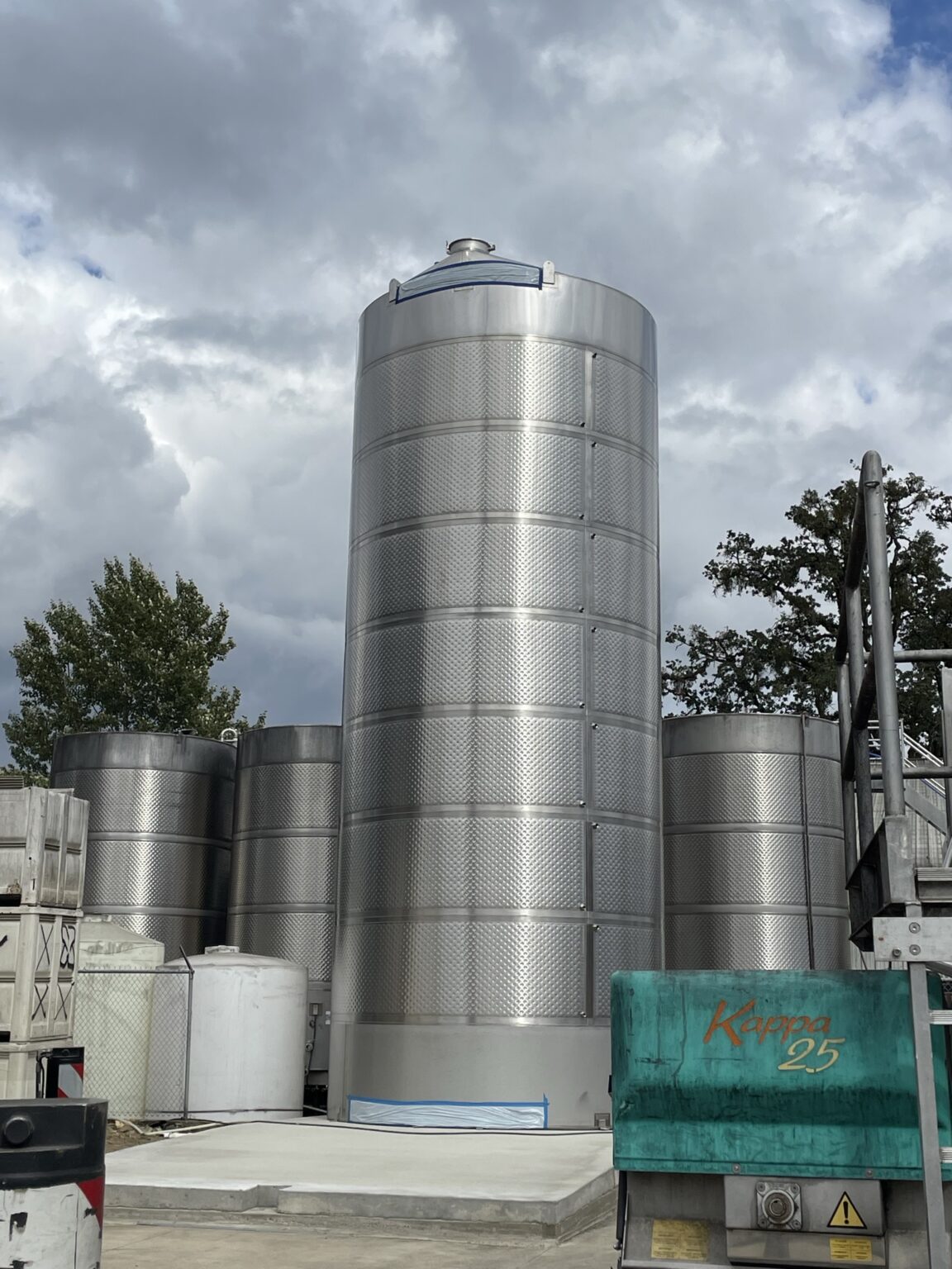 Large Stainless Tanks - Silver State Stainless